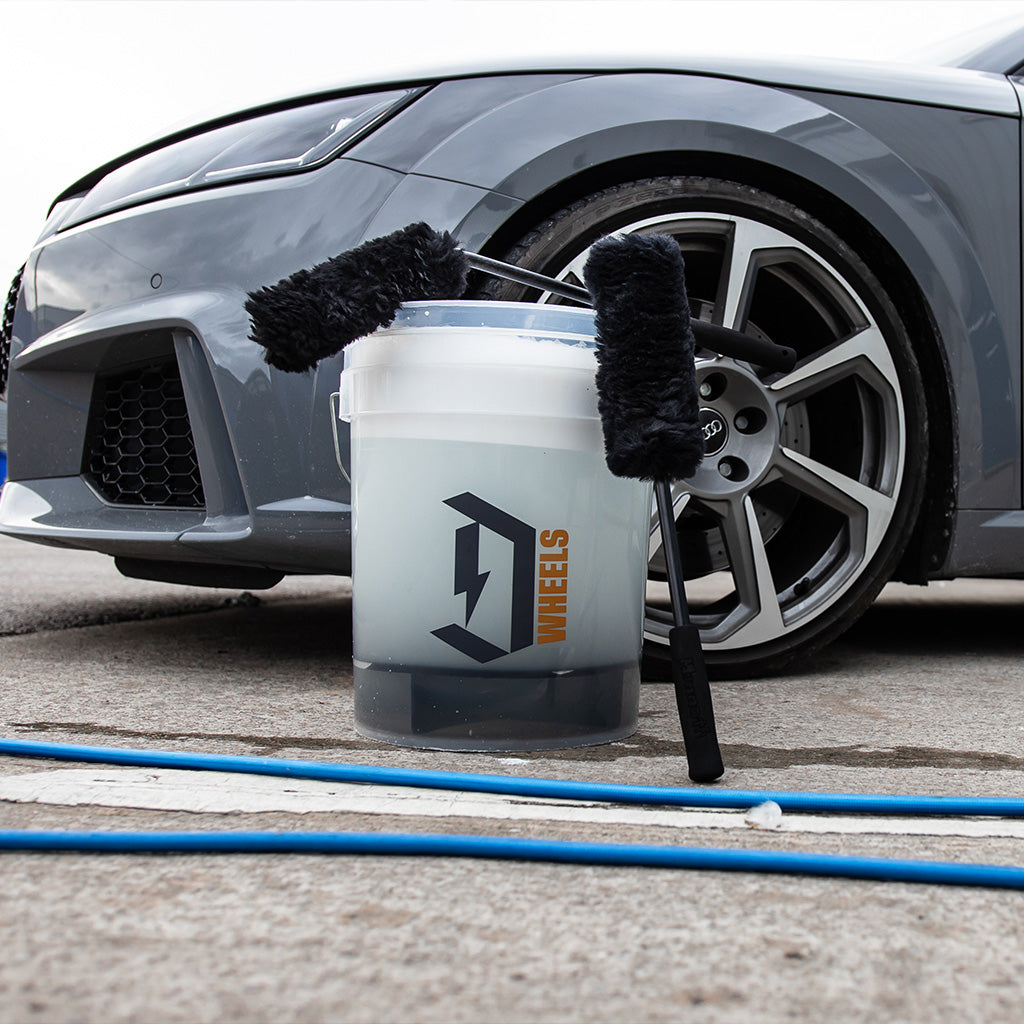 MAMMOTH Woolly Wheel Wand - Angled